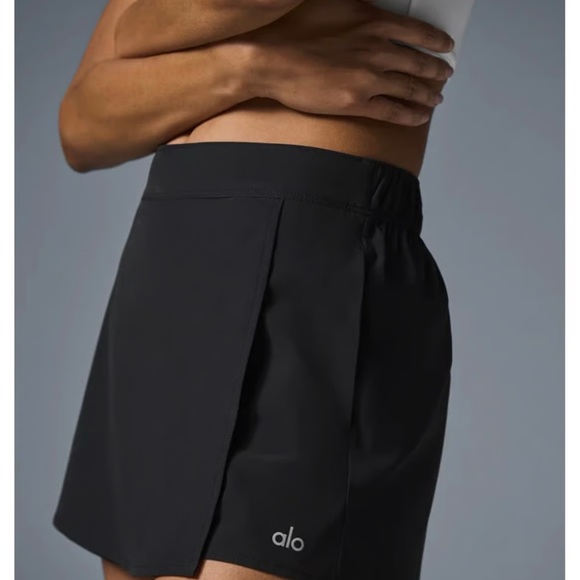ALO Yoga | Skirts | Alo Yoga Black Clubhouse Skort Skirt | Poshmark